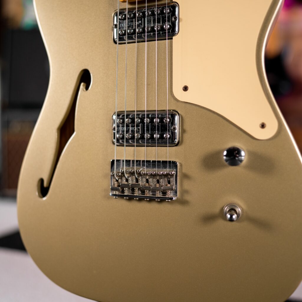Fender Classic Player Cabronita Thinline Telecaster in Shoreline Gold ...