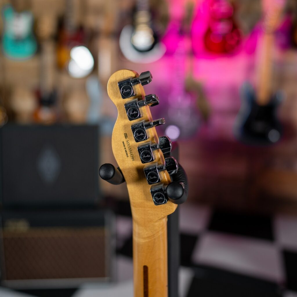 Fender Classic Player Cabronita Thinline Telecaster in Shoreline Gold ...
